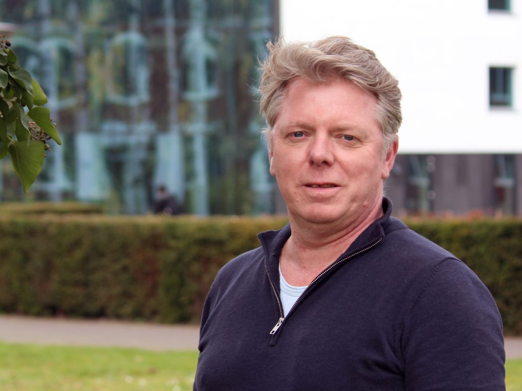 Ralph Simons - MNEXT